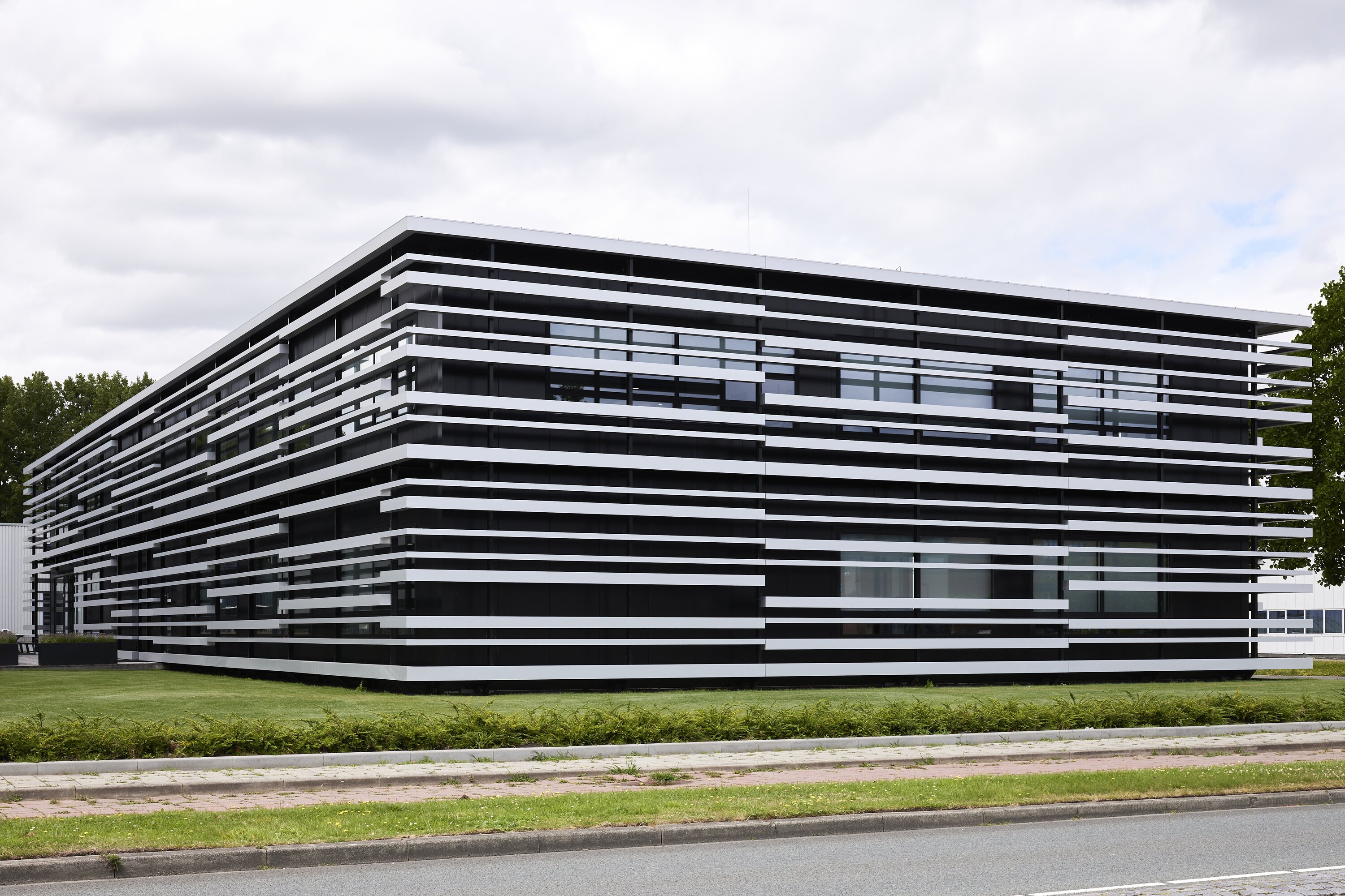 Referentiefoto's van gevelbekleding met aluminium profielen - Kevin ...